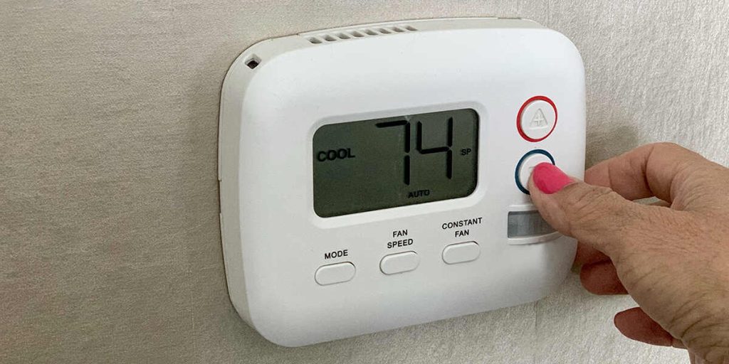 Setting a Thermostat for All Seasons | Tips for Indoor Temp